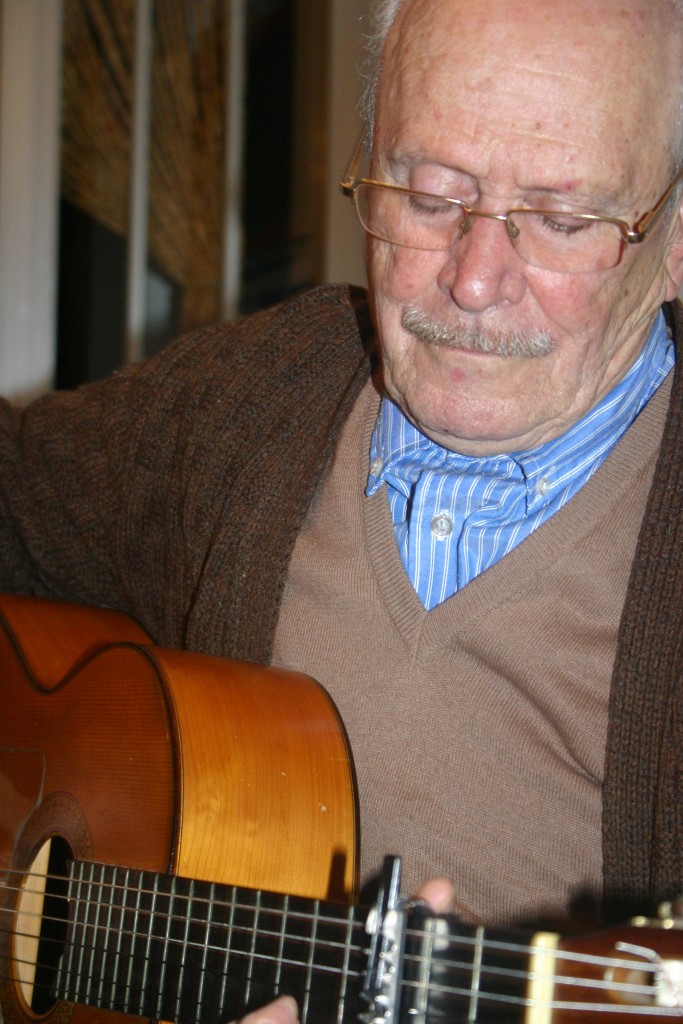 José Terrón: "Si el guitarrista no puede interiormente cantar, no puede ...